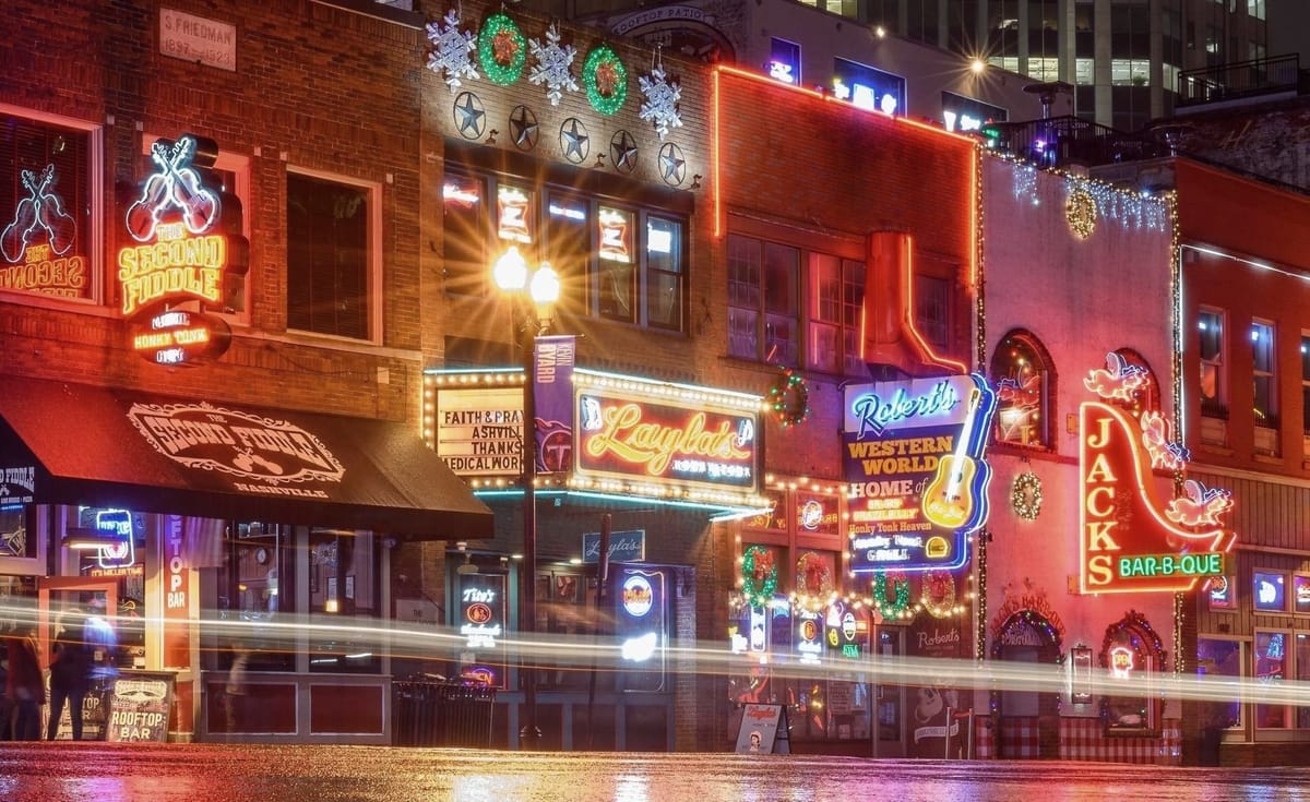 280 Restaurant Name Ideas + How to Name a Restaurant