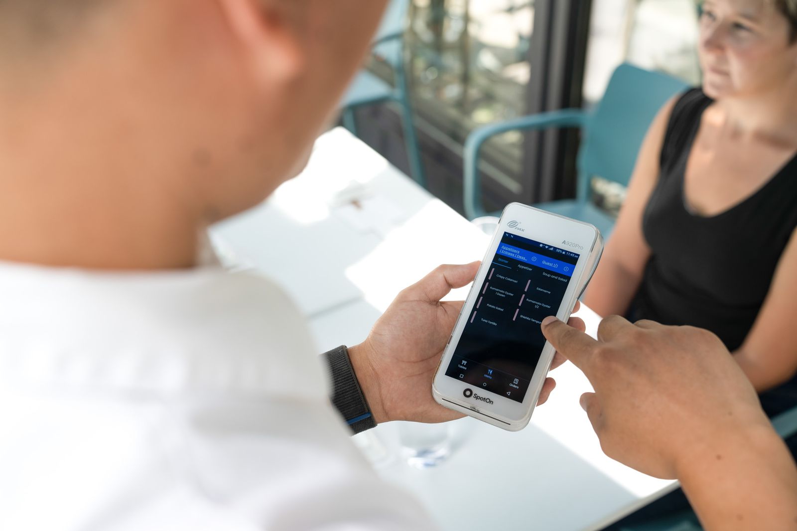 3 Dark Mode Benefits for Handheld Point-of-Sale Devices