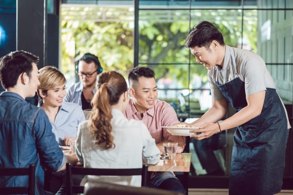 Bussing Tables: A Complete Guide for Managers and Bussers
